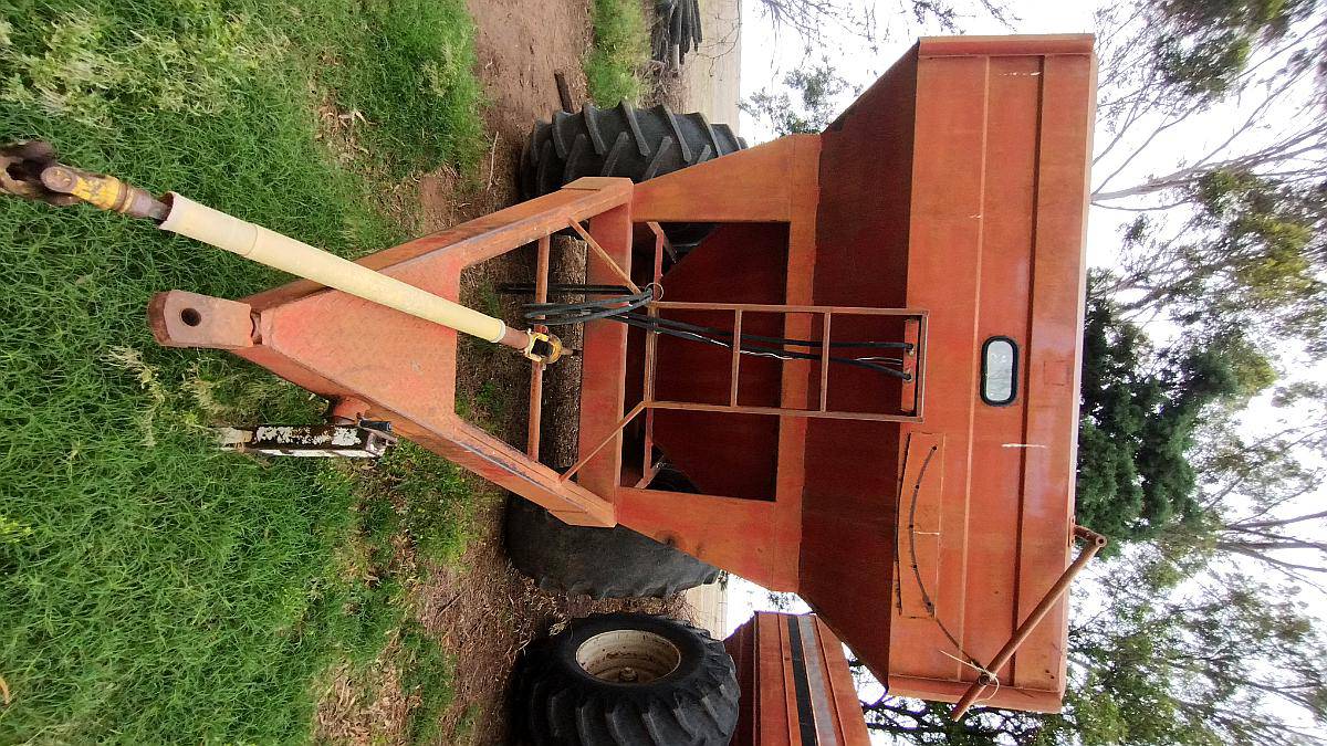 Vendo Tolva Auto Descargable 7tt Marca Ambroggio - Agroads