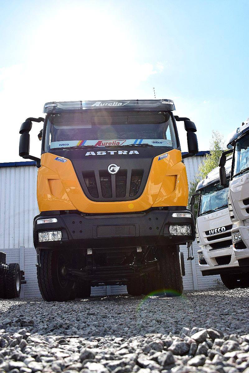Iveco Astra HD9 4X4 6X4 y 8X4 Amarillo y Blanco - Agroads