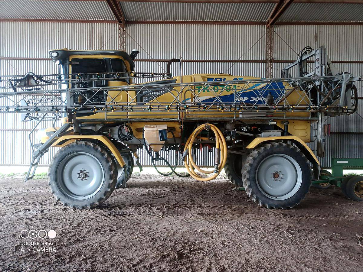 Pulverizadora Autopropulsada Pla MAP 3000 año 2005. - Agroads