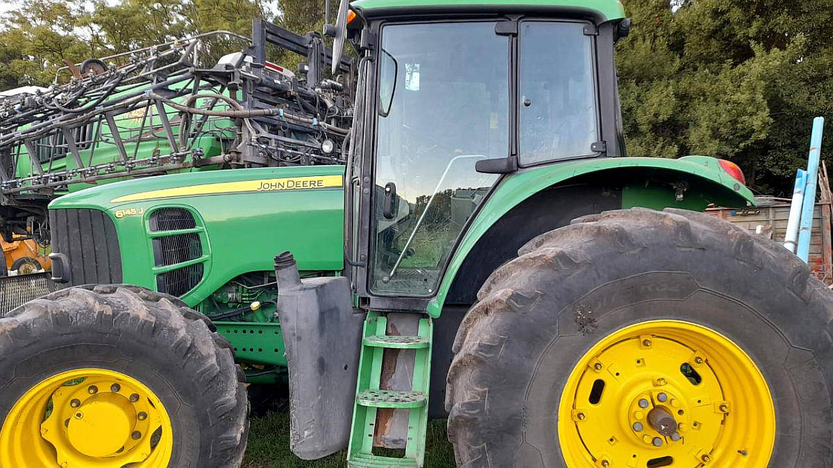 John Deere 6145 J, Paton Radiales - Año: 2011 - u$s 95.000 - Agroads