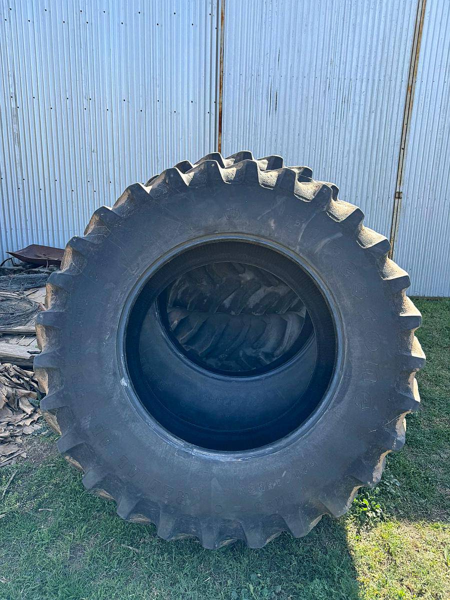 Par de Neumaticos 520/85 R38 (20.8-38) - $ 1.450.000 - Agroads