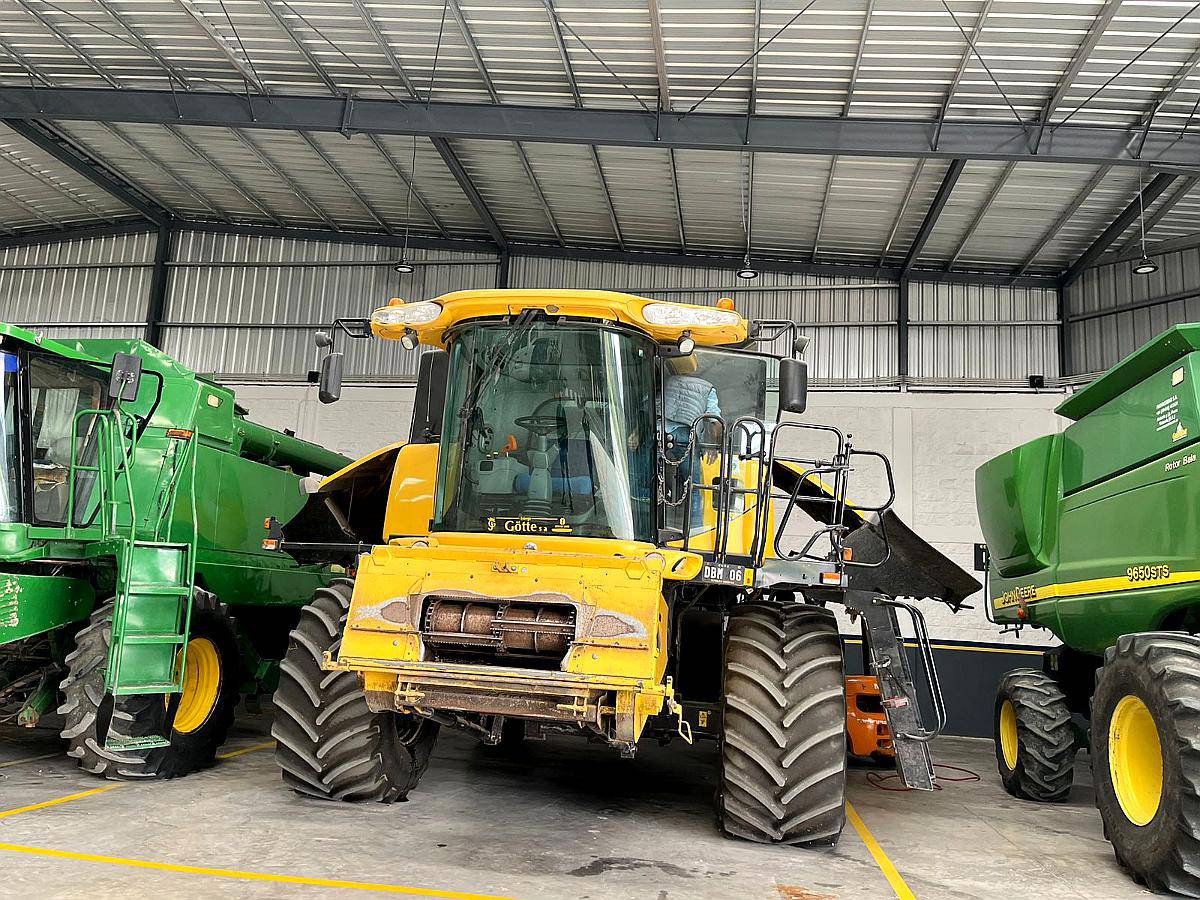 New Holland CR 6080 - Año: 2015 - u$s 160.000 - Agroads