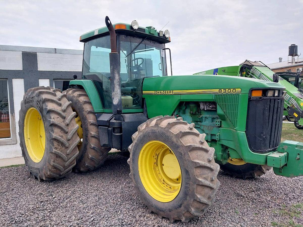 Tractor John Deere 8300 1995 - Año: 2005 - Agroads