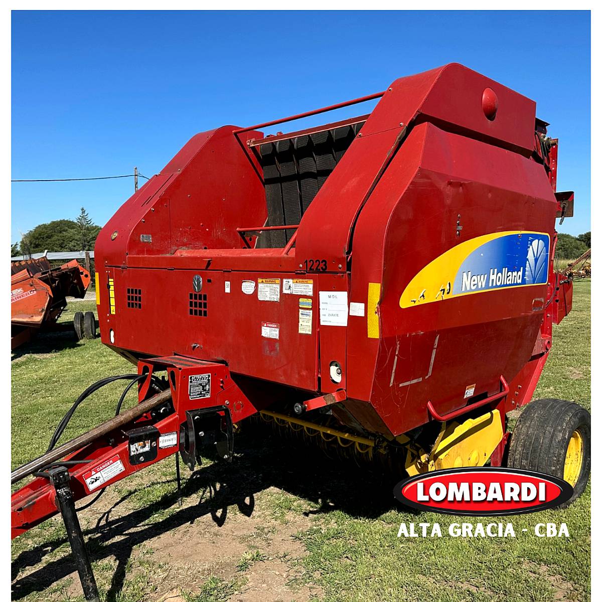 Enrolladora New Holand BR7090 - Agroads