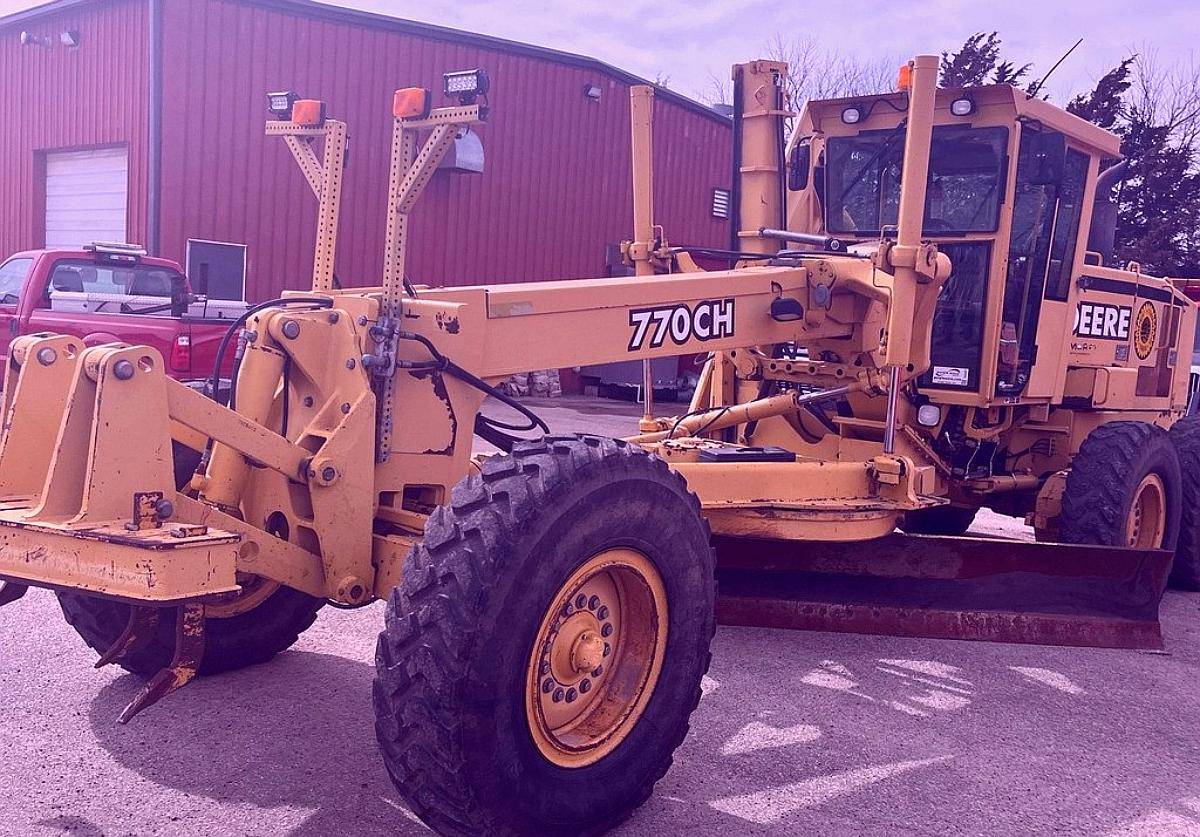 2001 John Deere 770ch - Año: 2001 - Agroads