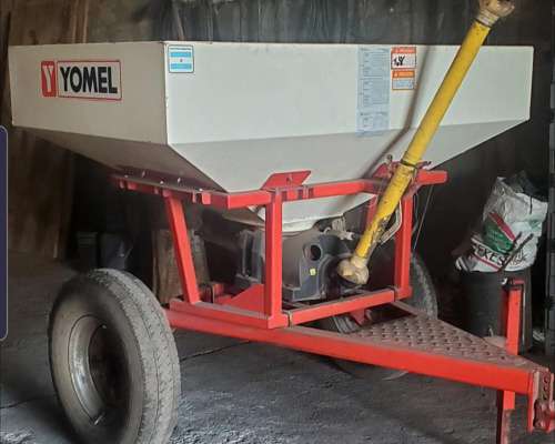 Fertilizadora Yomel 1050 muy Buena - Año: 2016 - Agroads