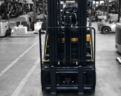 Autoelevador CAT E5000 con Litio - Usado Premium - Agroads