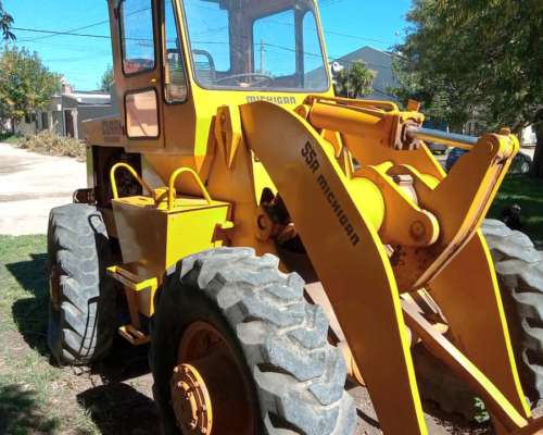 Michigan Clark R 55 - Año: 1980 - u$s 25.000 - Agroads