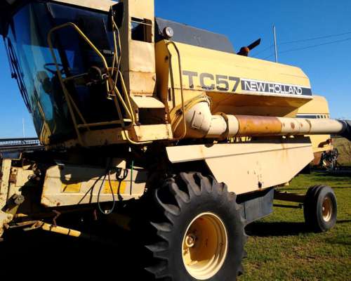 Cosechadora New Holland TC 57 - año 1996 - Año: 1996 - Agroads