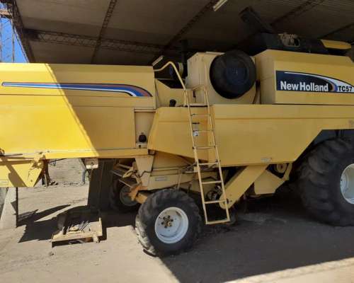 Cosechadora New Holland TC 57 - Año: 2004 - Agroads