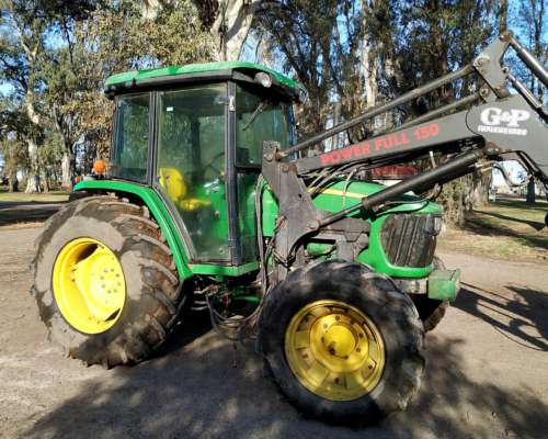 Tractor JD 5725. Modelo 2013. 9000 Hs - Año: 2013 - Agroads