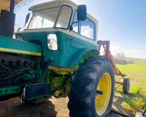 Tractor John Deere 4420 - Año: 1976 - u$s 25.000 - Agroads