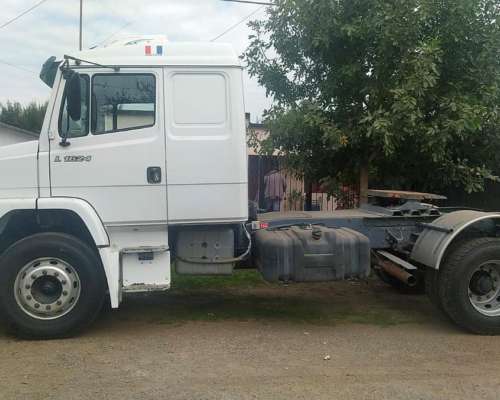 Mb 1624 Tractor año 2011. con 750.000 KM. - Año: 2011 - Agroads