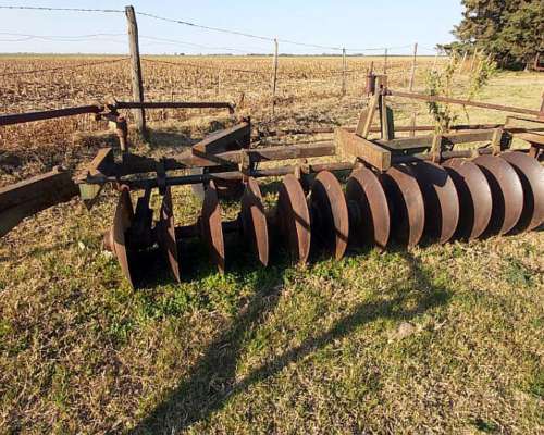 Arado Multiple de 12 Discos. año 1983. - u$s 2.500 - Agroads