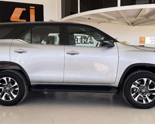 Toyota Hilux SW4 Diamond Nueva - Año: 2023 - u$s 56.250 - Agroads