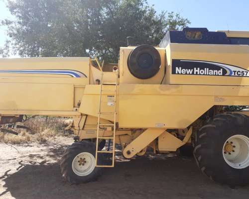Cosechadora New Holland TC 57 - Año: 2004 - Agroads