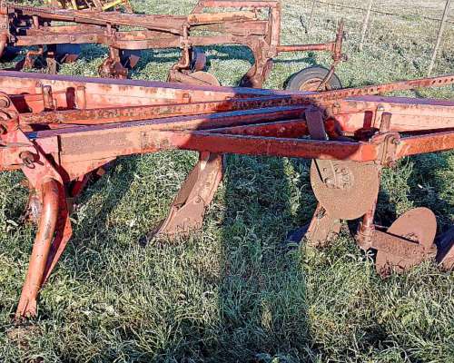 Arado de Rejas Gherardi - $ 100.000 - Agroads