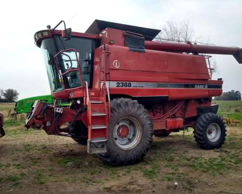 Cosechadora Case 2388 año 2000, 30 Pies de Plataforma, 5000h - Agroads