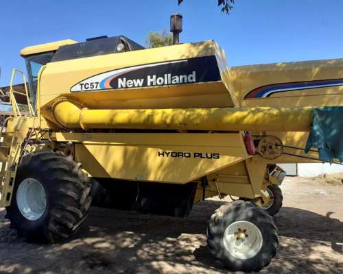 Cosechadora New Holland TC 57 - Año: 2004 - Agroads