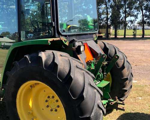 Tractor 5725 John Deere 2013 - Año: 2013 - u$s 50.000 - Agroads