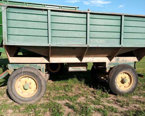 Acolado Tolva de 8 Tt.marca RAS - Año: 2000 - $ 1.000.000 - Agroads