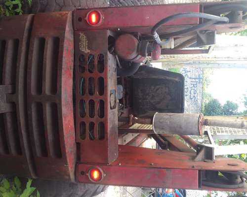 Mi,icargadora Gehl 4600 Mod 83 - Año: 1983 - u$s 6.800 - Agroads