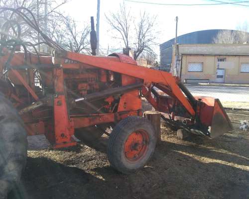 Tractor con Pala y Retro - Año: 1975 - $ 1.620.000 - Agroads