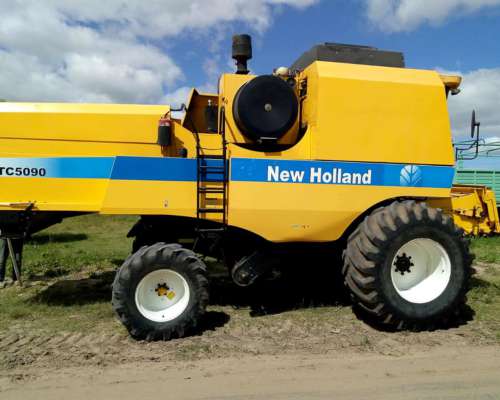 Cosechadora New Holland TC 5090 año 2008 - Año: 2008 - Agroads