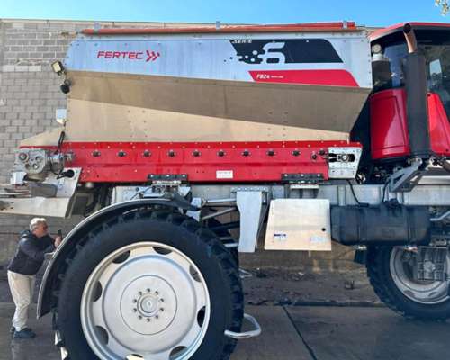 Fertlizadora Autopropulsada Fertec F824 - Año: 2021 - Agroads