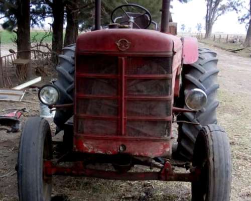 Tractor Hanomag R45 en Marcha - Año: 1952 - $ 220.000 - Agroads