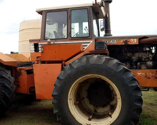 Tractor Fiat Versatile Cummins 300 HP. Articulado - Agroads