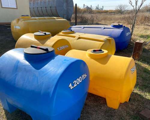 Tanque de Plastico de 4300 Lts con Rompeolas - $ 185.000 - Agroads