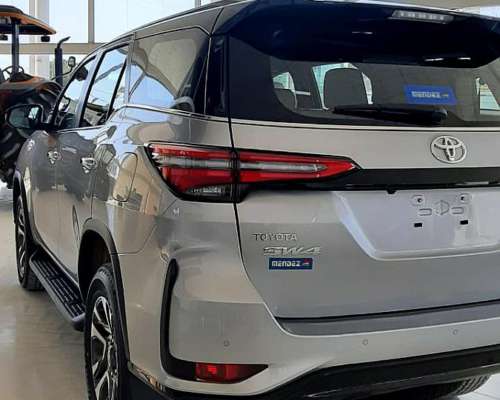 Toyota Hilux SW4 Diamond Nueva - Año: 2023 - u$s 56.250 - Agroads