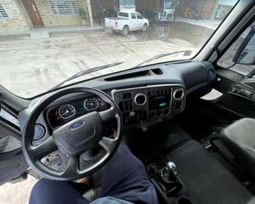 Ford Cargo 2042 año 2017 - Año: 2017 - u$s 75.000 - Agroads
