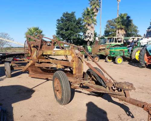 Niveladora Melga. 2 Ejes. - Año: 1990 - $ 680.000 - Agroads