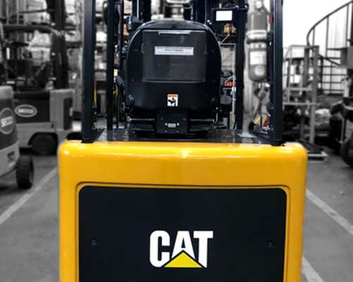 Autoelevador CAT E5000 con Litio - Usado Premium - Agroads