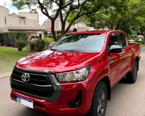 Toyota Hilux SR 4X4 MT 2022 - Año: 2022 - $ 12.200.000 - Agroads