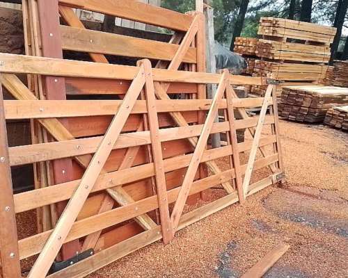 Madera Eucaliptus, Rostrata, Colorado:tablas, Tirantes, Etc. - Agroads