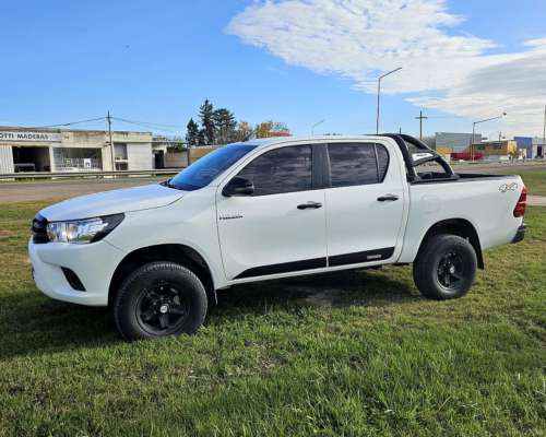 Toyota Hilux DX 2,4 4X4 2019 163.000km - Año: 2019 - Agroads