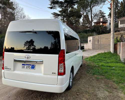 Toyota Hiace Commuter 2023 - Año: 2023 - u$s 55.000 - Agroads