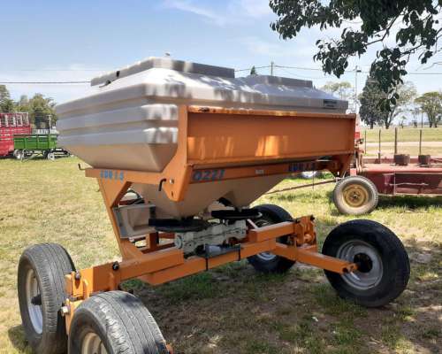 Fertilizadora Pozzi.con Balansin - Año: 2020 - $ 915.000 - Agroads