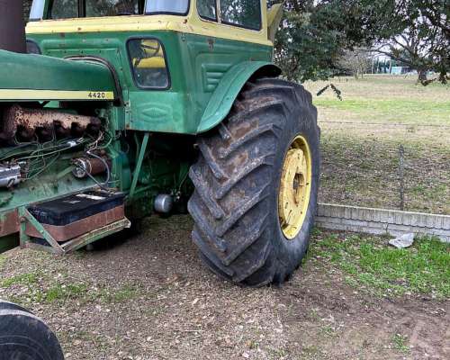 Tractor John Deere 4420 - Agroads
