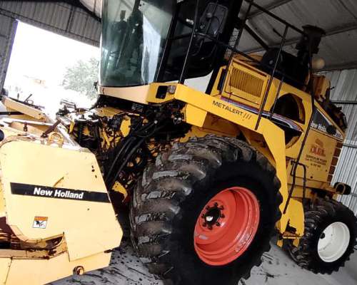 New Holland FX 60 año 2006 sin Cabezal - Año: 2006 - Agroads