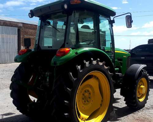Jhon Deere 5082e con 3 Puntos - Año: 2021 - u$s 83.000 - Agroads