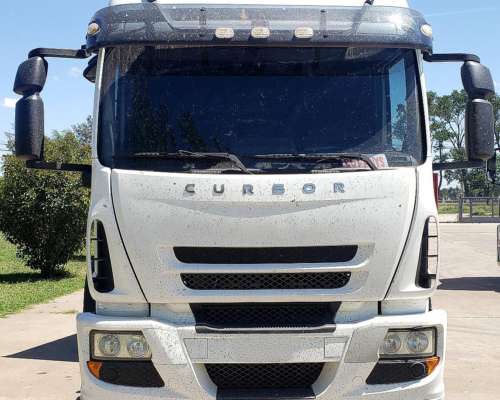 Iveco Cursor 330 año 2013 Tractor. con 400.000 KM. - Agroads