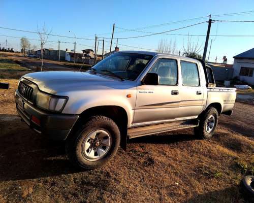 Toyota Hilux año 03 - Año: 2003 - Agroads