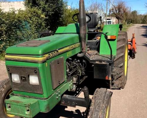 Tractor Jhon Deere 2300 - Año: 1996 - u$s 13.000 - Agroads