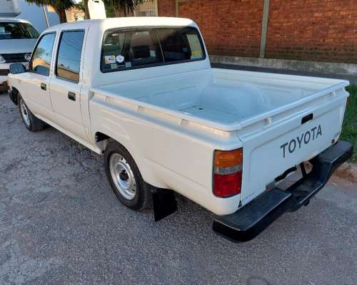 Toyota Hilux DLX 99 - Año: 1999 - $ 2.100.000 - Agroads