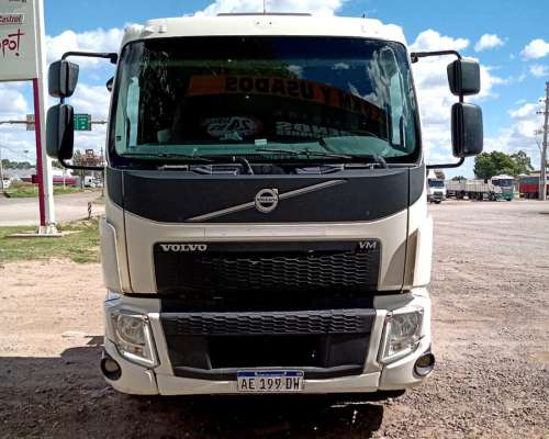 Volvo VM 330 y FM 370 Permuto por Propiedad - Año: 2020 - Agroads