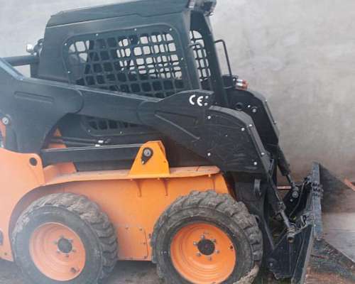 Minicargadora Bawoo Coreana año 2021 - Año: 2021 - Agroads